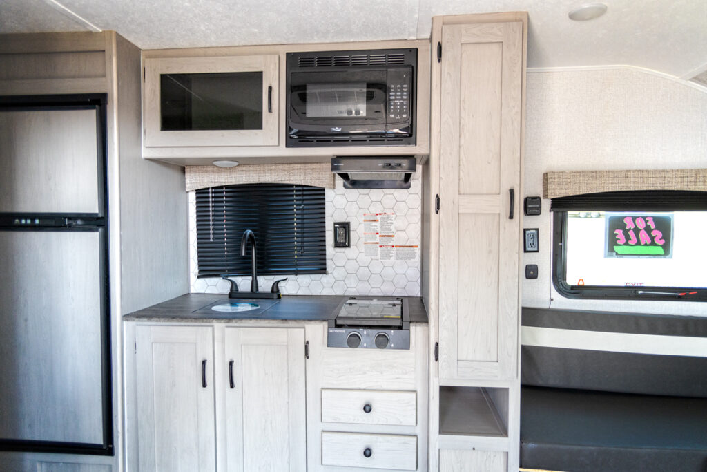 Skyline RV Used Cars and Campers, Howell MI